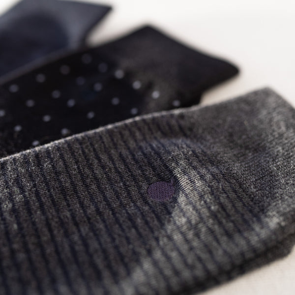 Seven Days in Print | 7 pairs of dark socks with subtle print – SevenSocks